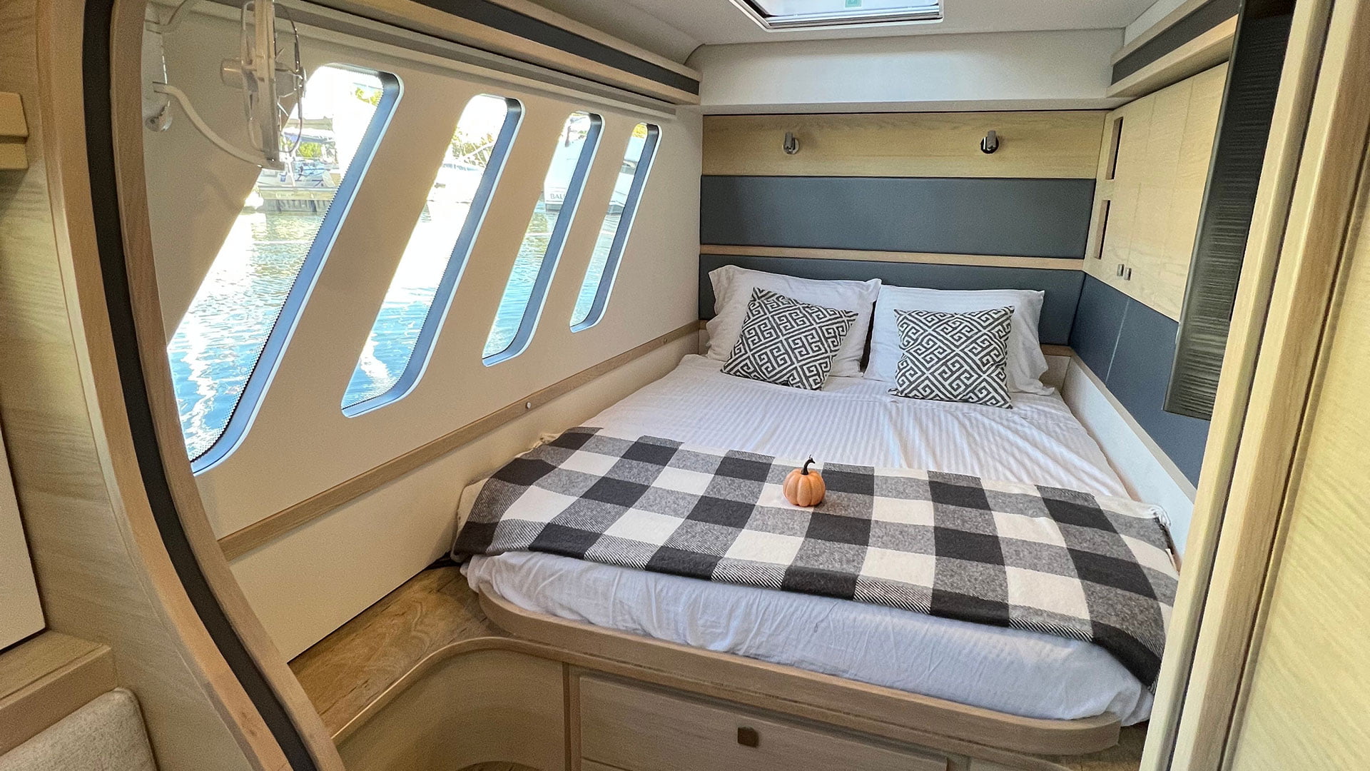 X5 Plus - X5 Plus - Xquisite - Award Winner Catamaran